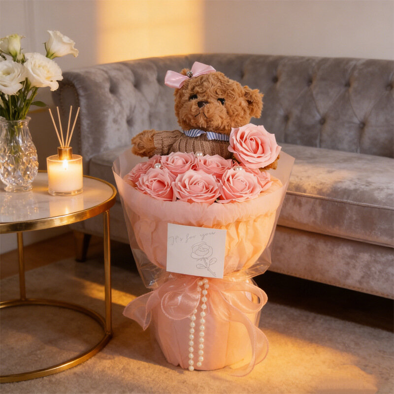 Букеты на заказ из плюшевых игрушек, мишек, роз и мыла – подарки на День святого Валентина для девушек и лучших подруг, сувениры на Международный женский день, подарки на Международный женский день.