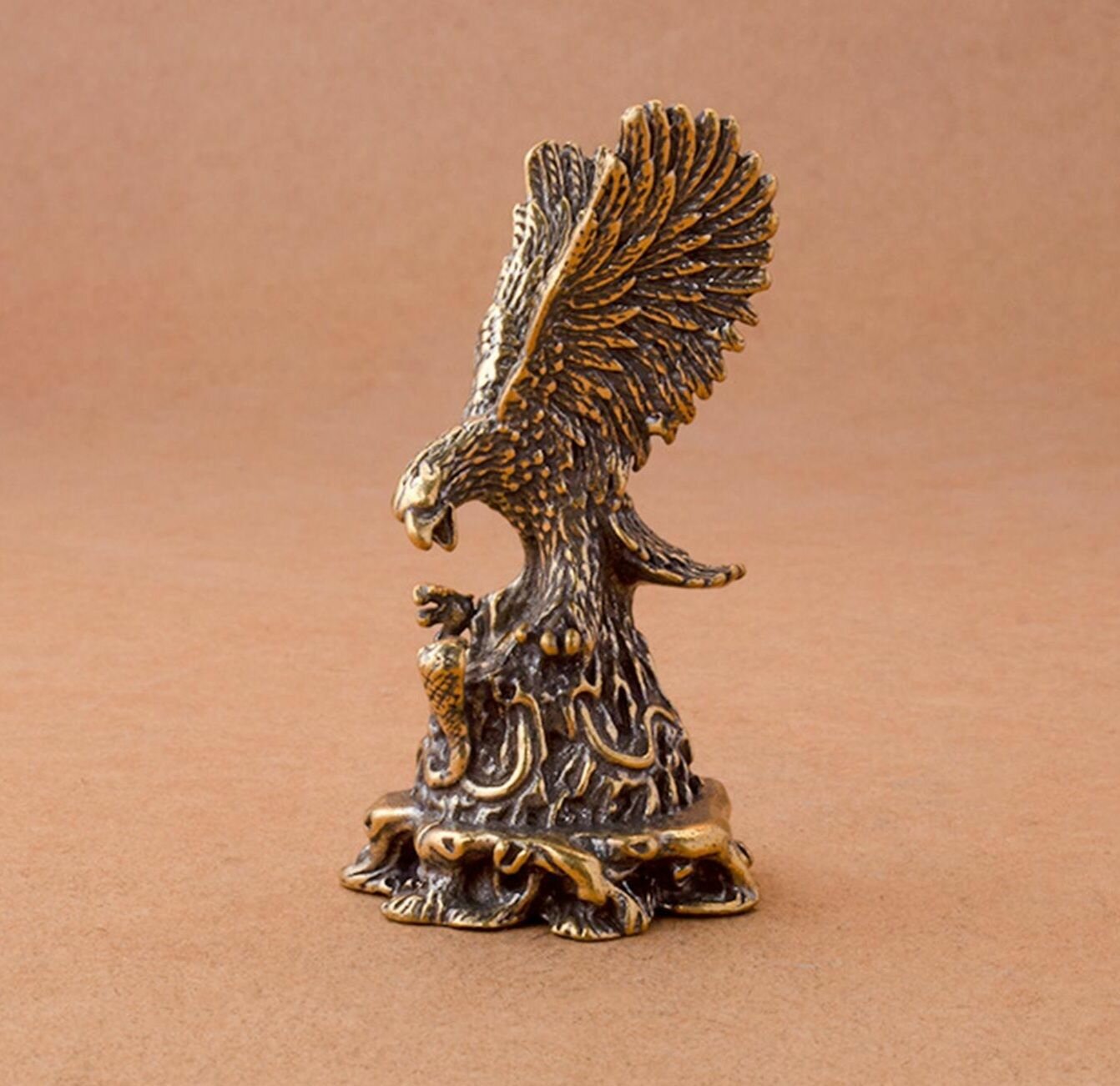 Миниатюрная статуэтка Орёл, фигурка Бронзовый Орел 5.8х2.8х2.5 см, 35 г, латунь