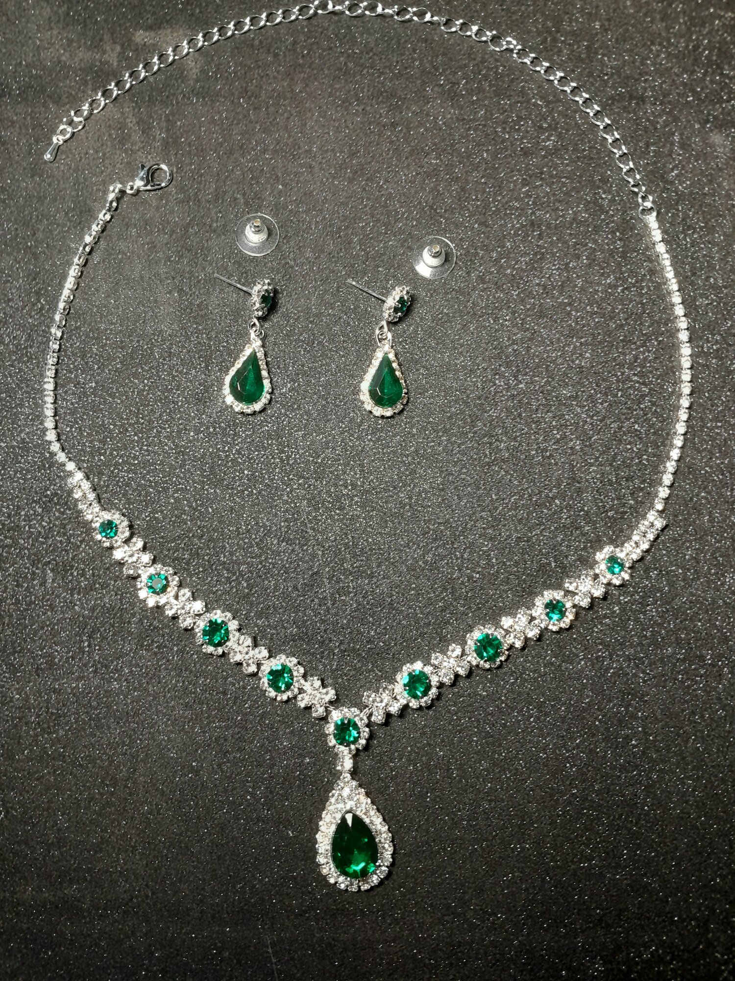 Комплект бижутерии: колье, стекло