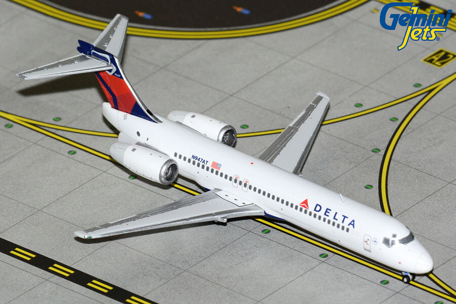 Gemini Jets Модель самолета Boeing 717-200 Delta Air Lines