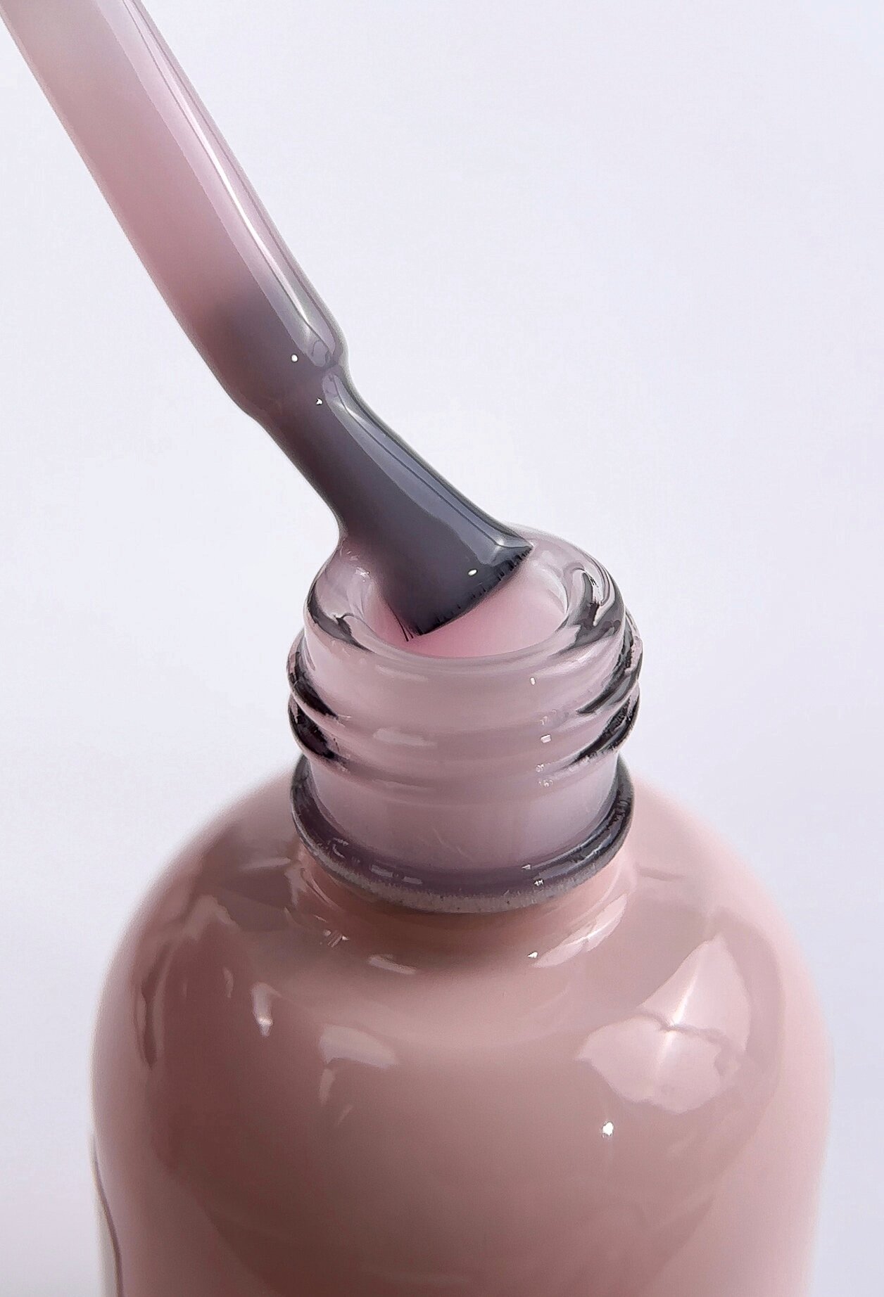 Камуфлирующая база для ногтей Луи Филипп Rubber Base Classic New № 02, 15g