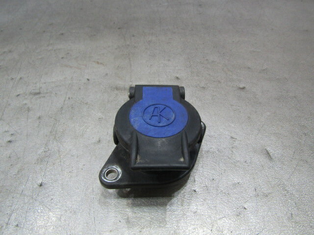 Разъем штепсельный Renault Premium