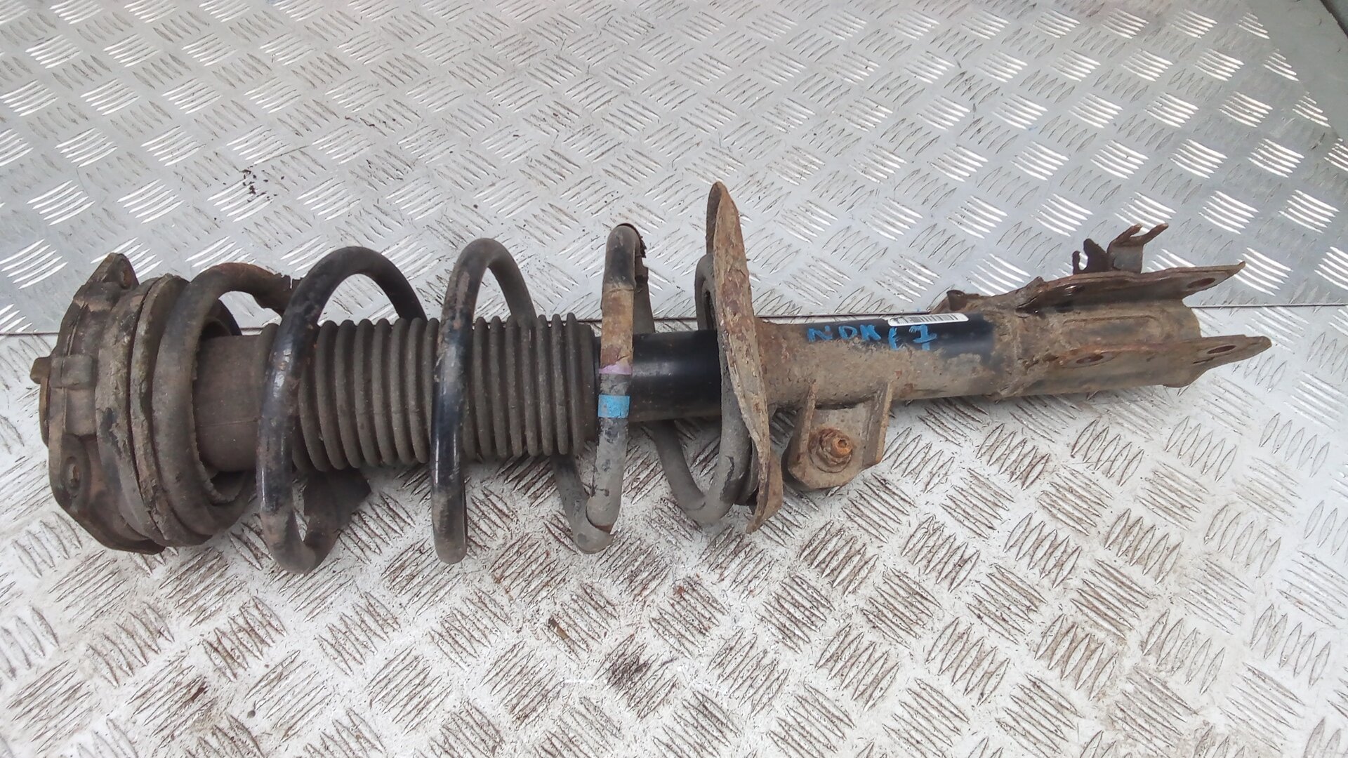 Стойка передняя правая RENAULT CLIO 3