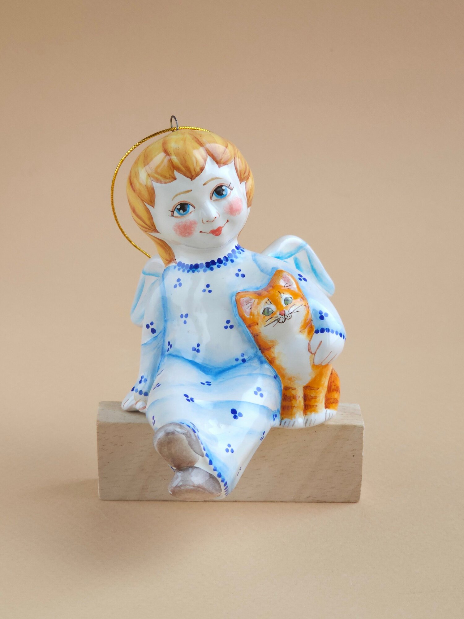 Ёлочная игрушка "Ангел с котёнком". Ярославская майолика. Керамика ручной работы. Сделано в России.