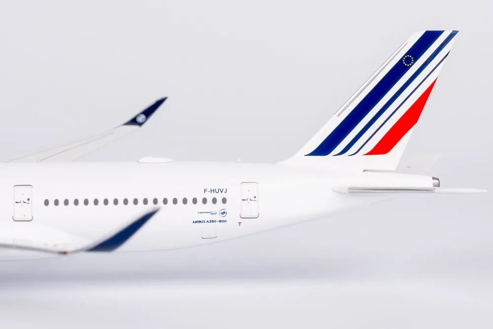 Сборная модель NG Models 39089 Air France A350-900 1/400 Металлическая модель авиалайнера_L - масштабная модель самолета — фото 1
