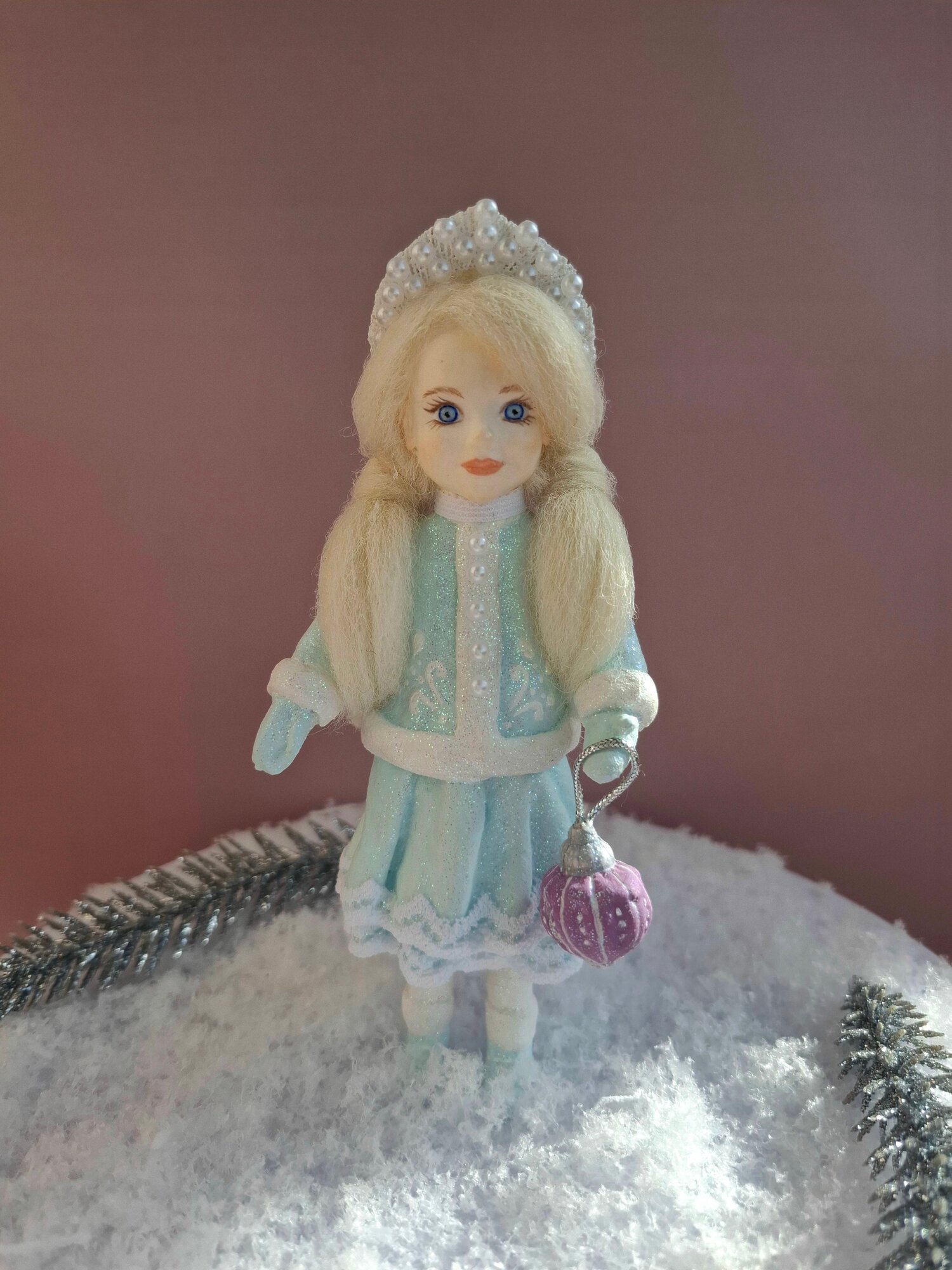 Елочная ватная игрушка " Снегурочка "