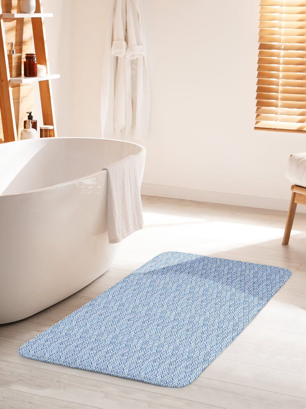 Коврик для ванной комнаты и туалета противоскользящий "Абстракция морских волн" 60х100 см, JoyArty