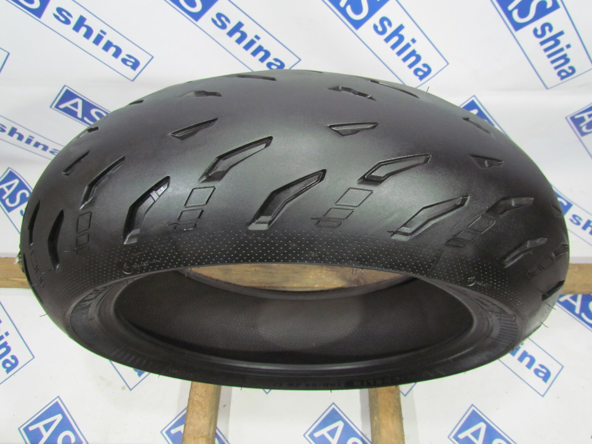 Мотошина БУ для мотоцикла Michelin Power 5 2CT+ 190 / 55 R17 0023575