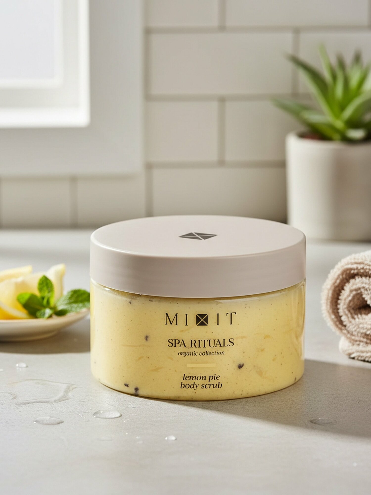 Скраб-бальзам для тела Mixit Spa Rituals с ароматом лимонного пирога, 300 г. Уход за кожей и эффективное очищение.
