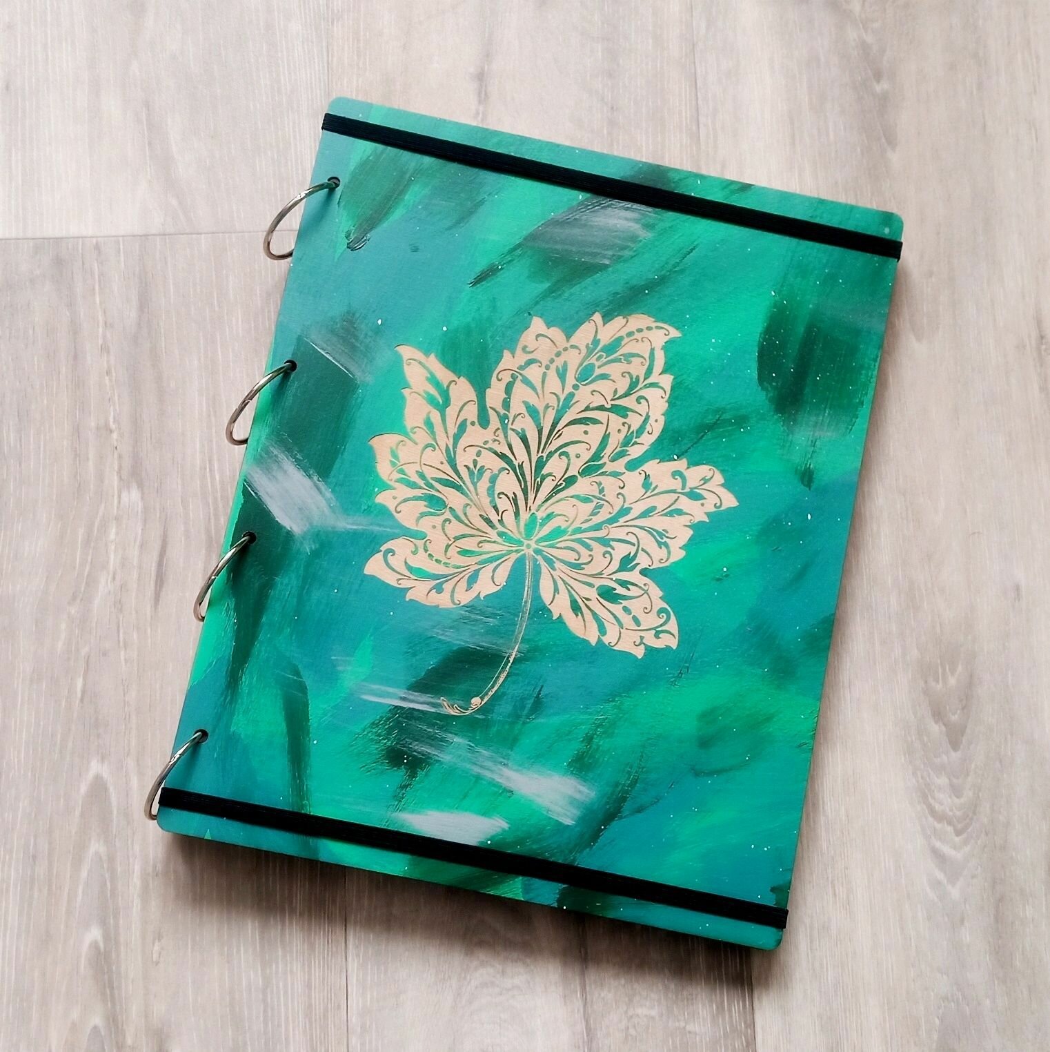 Деревянный альбом-скетчбук "Лист", зеленый А4, 50 листов, плотная бумага для рисования