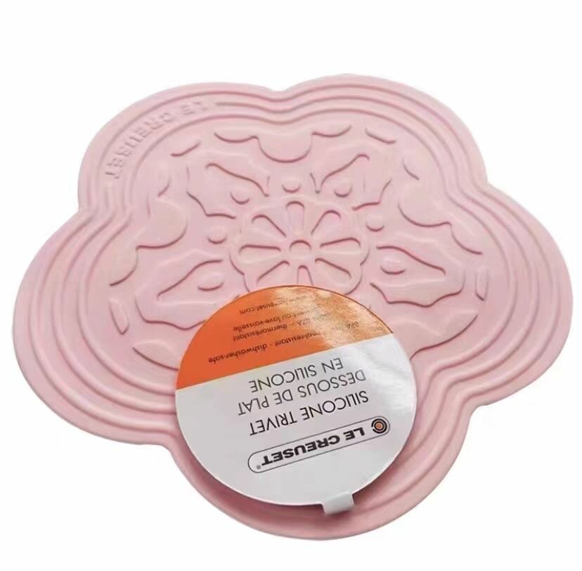 Силиконовая скатерть-подставка Le Creuset в цветочном дизайне, 20 см, теплоизолирующая, 1 шт