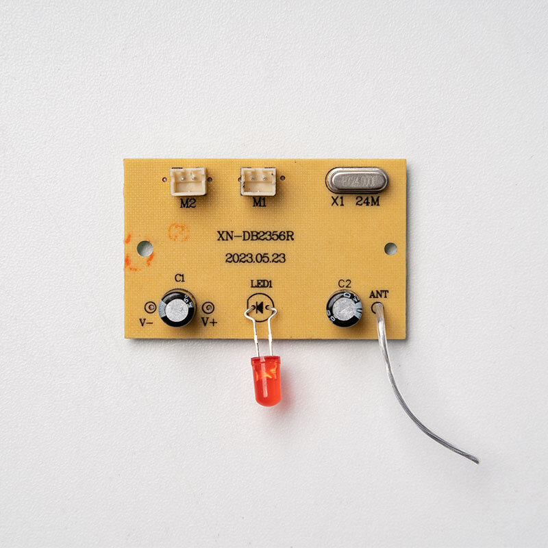 Аксессуары для радиоуправляемых автомобилей Aquatic, специализирующиеся на деталях для модернизации шин детских игрушечных радиоуправляемых автомобилей.