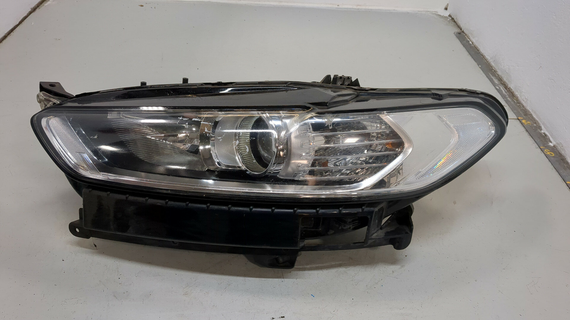 Фара (передняя) левая Ford Mondeo 5 Б/У