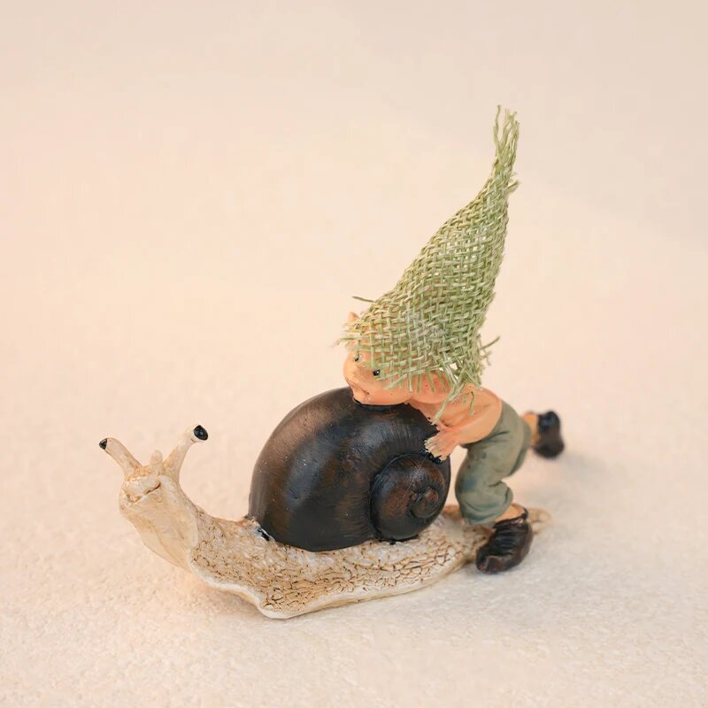Фигурка гнома на улитке, Snail Elf, 12 см