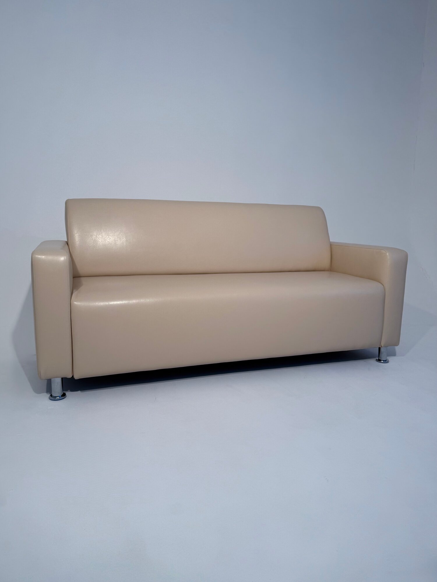 Диван офисный Платинум, механизм Нераскладной, 180х67х82 см, бежевый