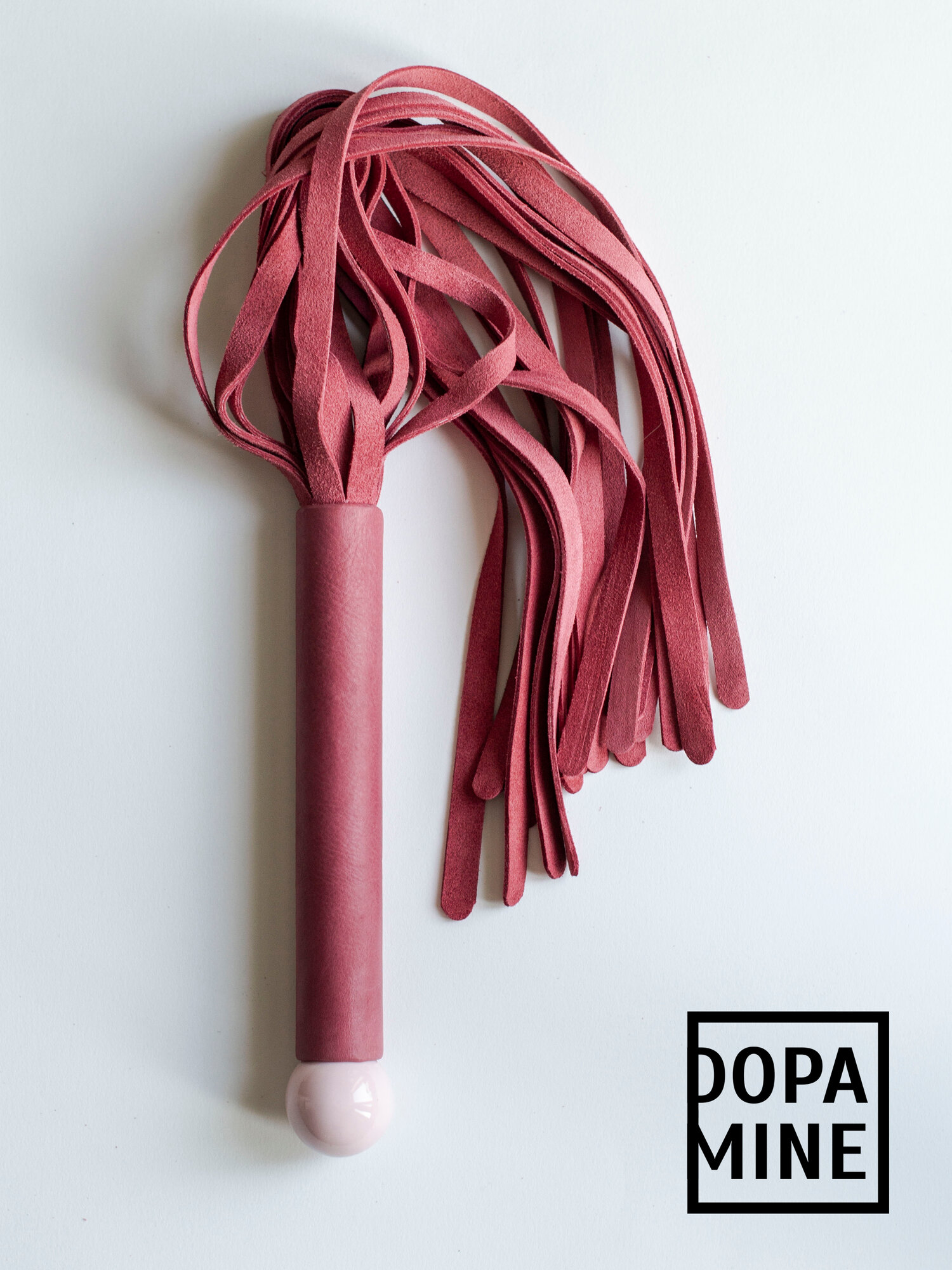 Плётка кожаная ручной работы арт-деко