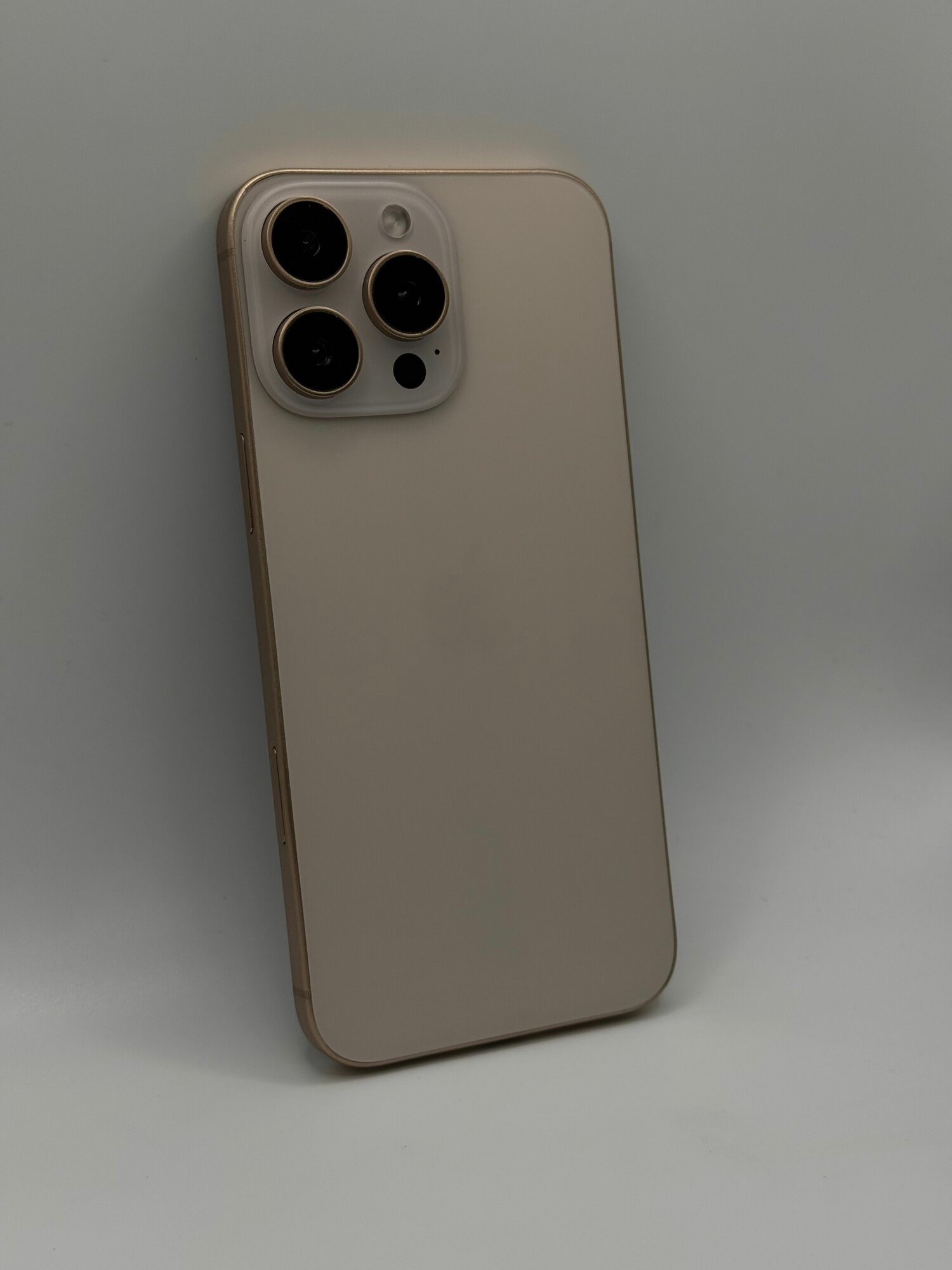 Муляж телефона Iphone 16 Pro Max песочный