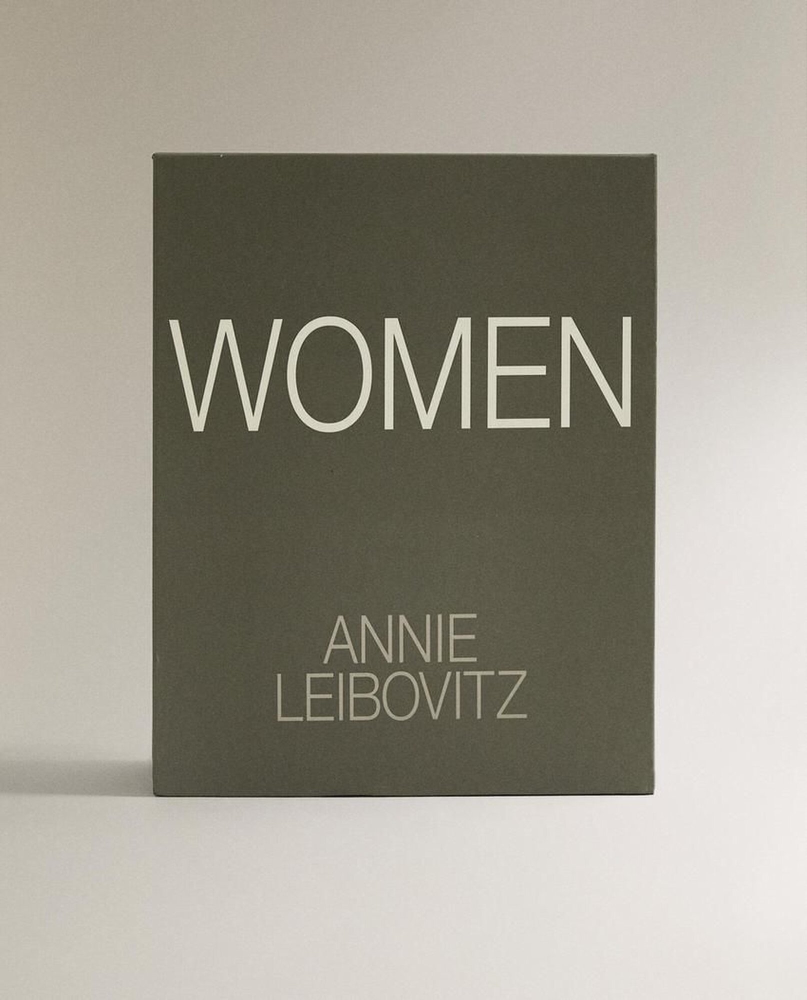 Печатная книга ZARA HOME 3367/054/802 - WOMEN by ANNIE LEIBOVITZ - Книга женщин Энни Леибовитц
