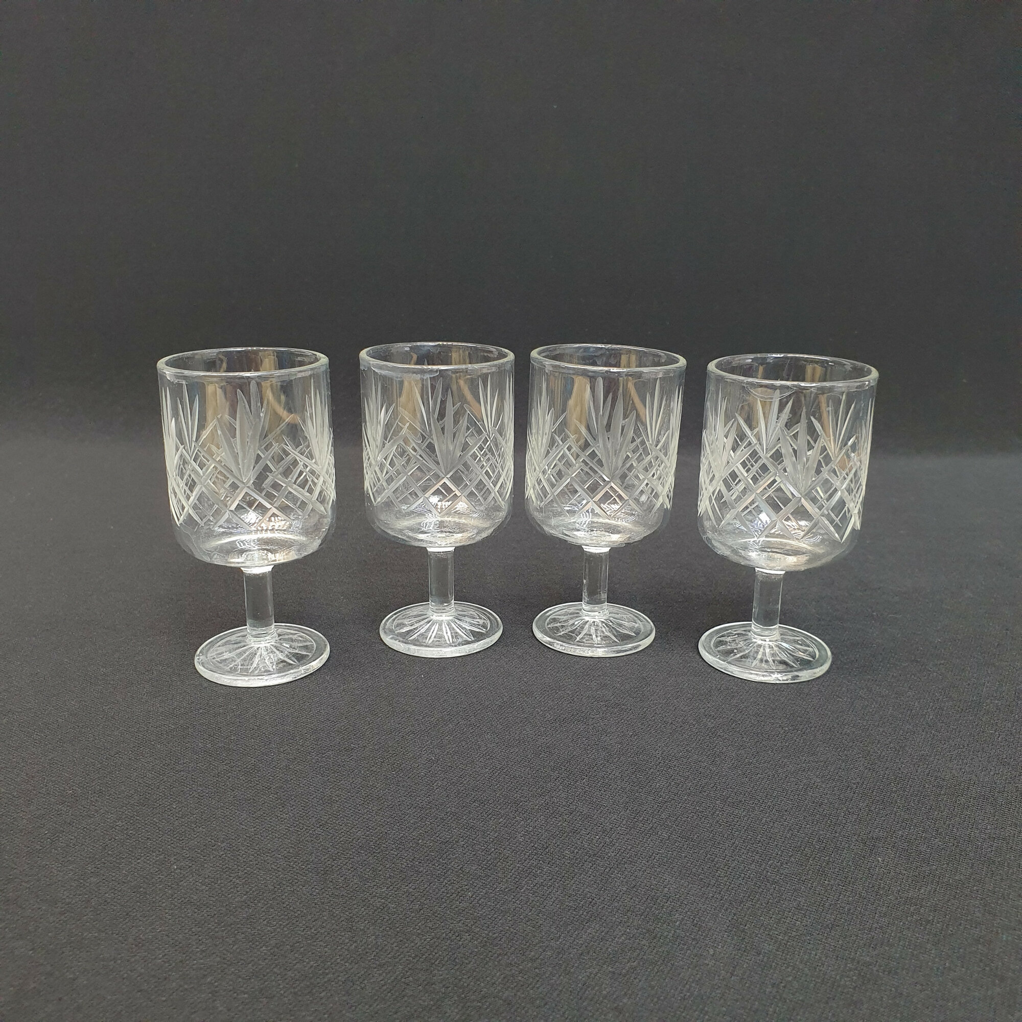 Винтажный набор из 4 рюмок НПО Светлана, хрусталь 55 мл, высота 8 см, СССР