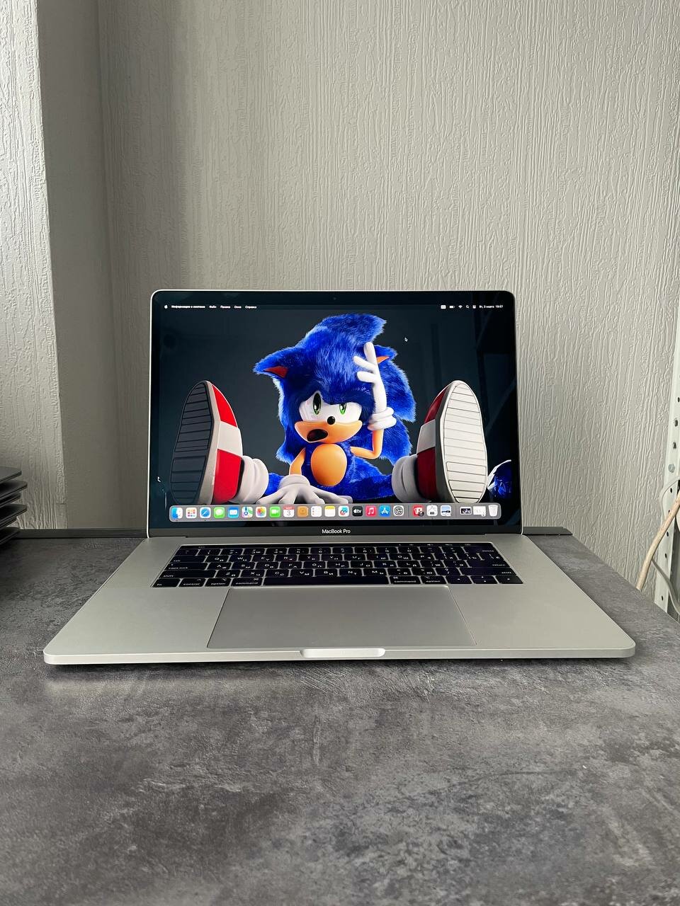 15.4" Ноутбук Apple MacBook Pro 15 2019 2880x1800, Intel Core i9 2.3 ГГц, RAM 16 ГБ, SSD 512 ГБ, AMD Radeon Pro 560X