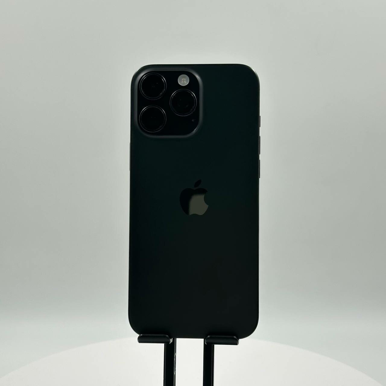 Смартфон Apple iPhone 16 Pro Max 256 Гб, Dual: nano SIM + eSIM, черный титан