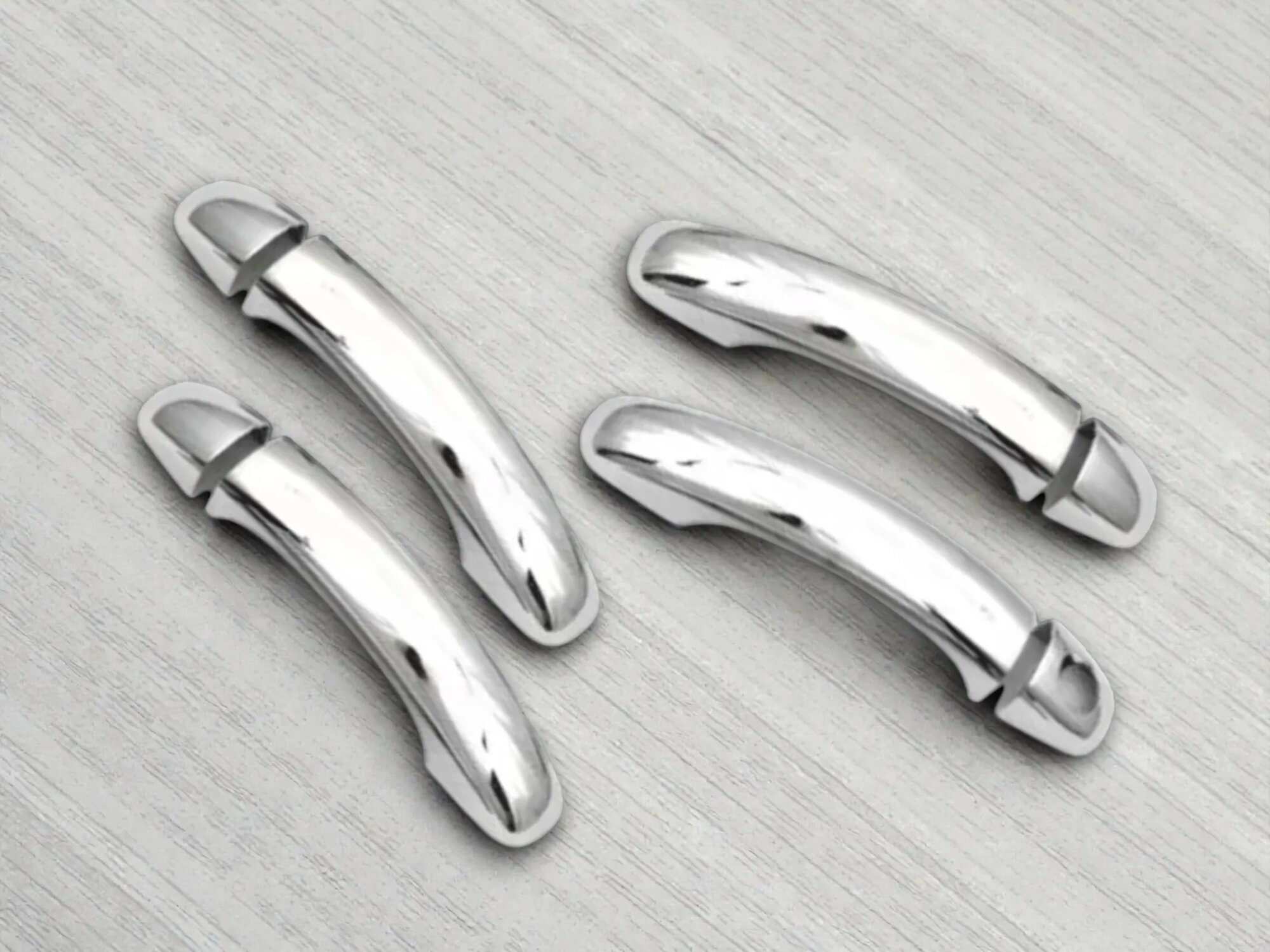 Комплект из 4 хромированных накладок на дверные ручки для Volkswagen Touareg 1-го поколения (2002-2010)