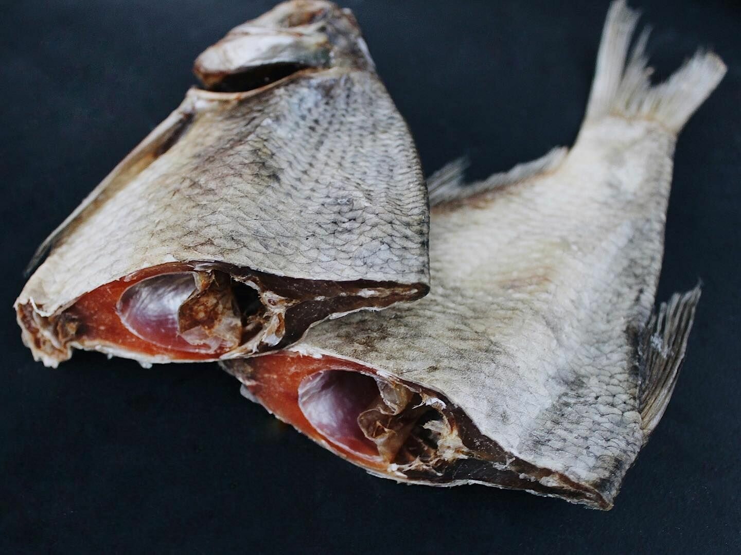 Вяленая рыба из Астрахани всегда считалась высококачественной продукцией, и лещ не исключение