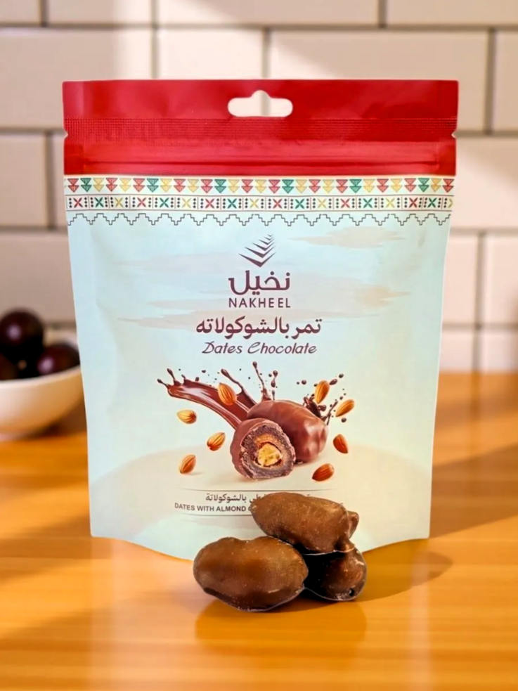 Финики в шоколаде с миндалем NAKHEEL