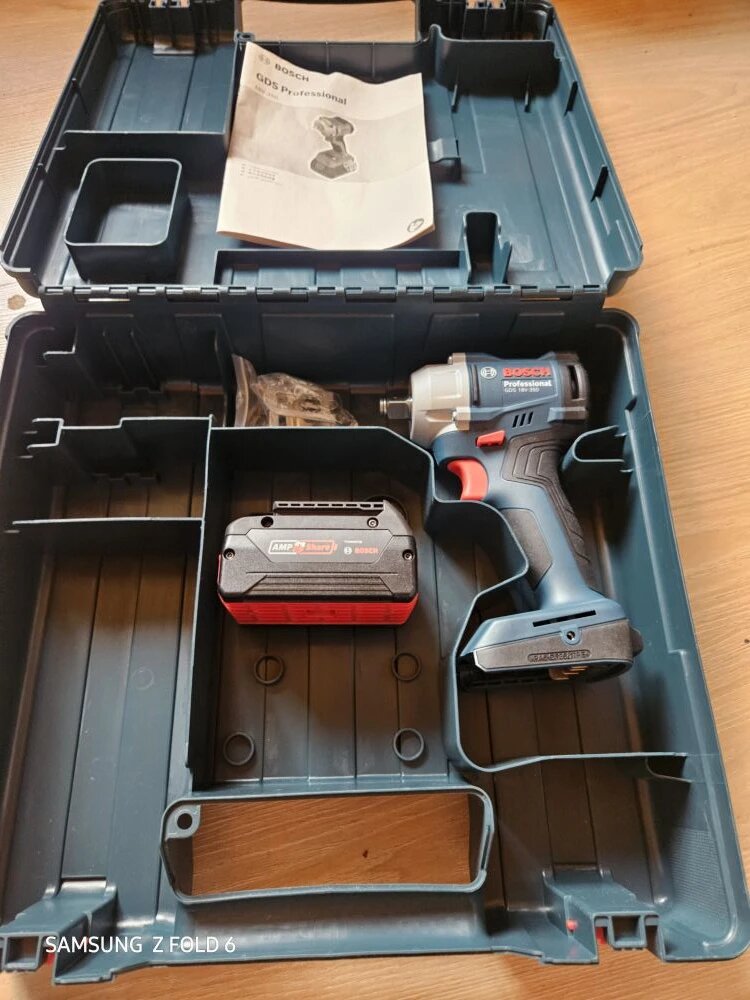 Профессиональный аккумуляторный ударный гайковерт Bosch GDS18v-350, квадрат 1/2 дюйма, бесщеточный двигатель, 350 Нм,3 уровня регулируемого крутящего момента,1 батарея 4А в кейсе