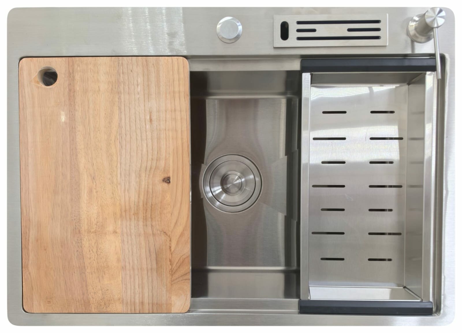 Мойка Wer&Maks 7050 из нержавеющей стали, PVD покрытие, с сифоном, с дозатором, с корзиной, цвет сатин