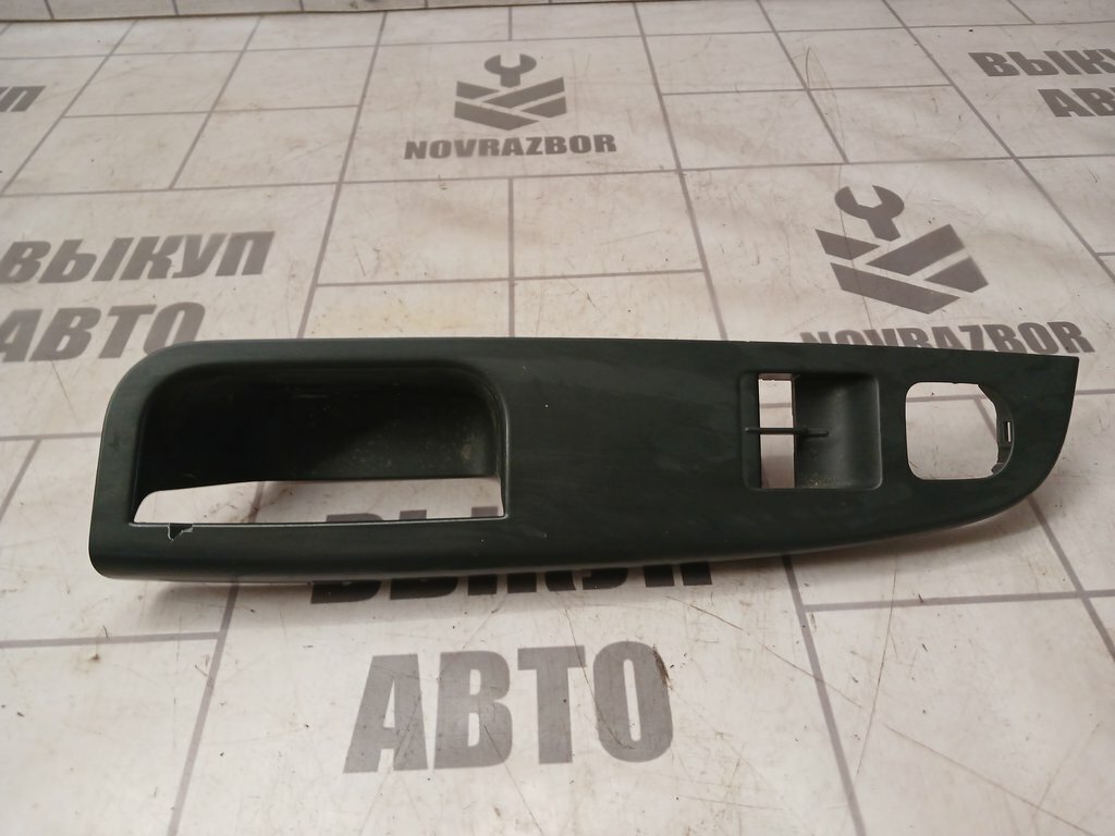 Накладка (кузов внутри) VW Golf 5 03-09
