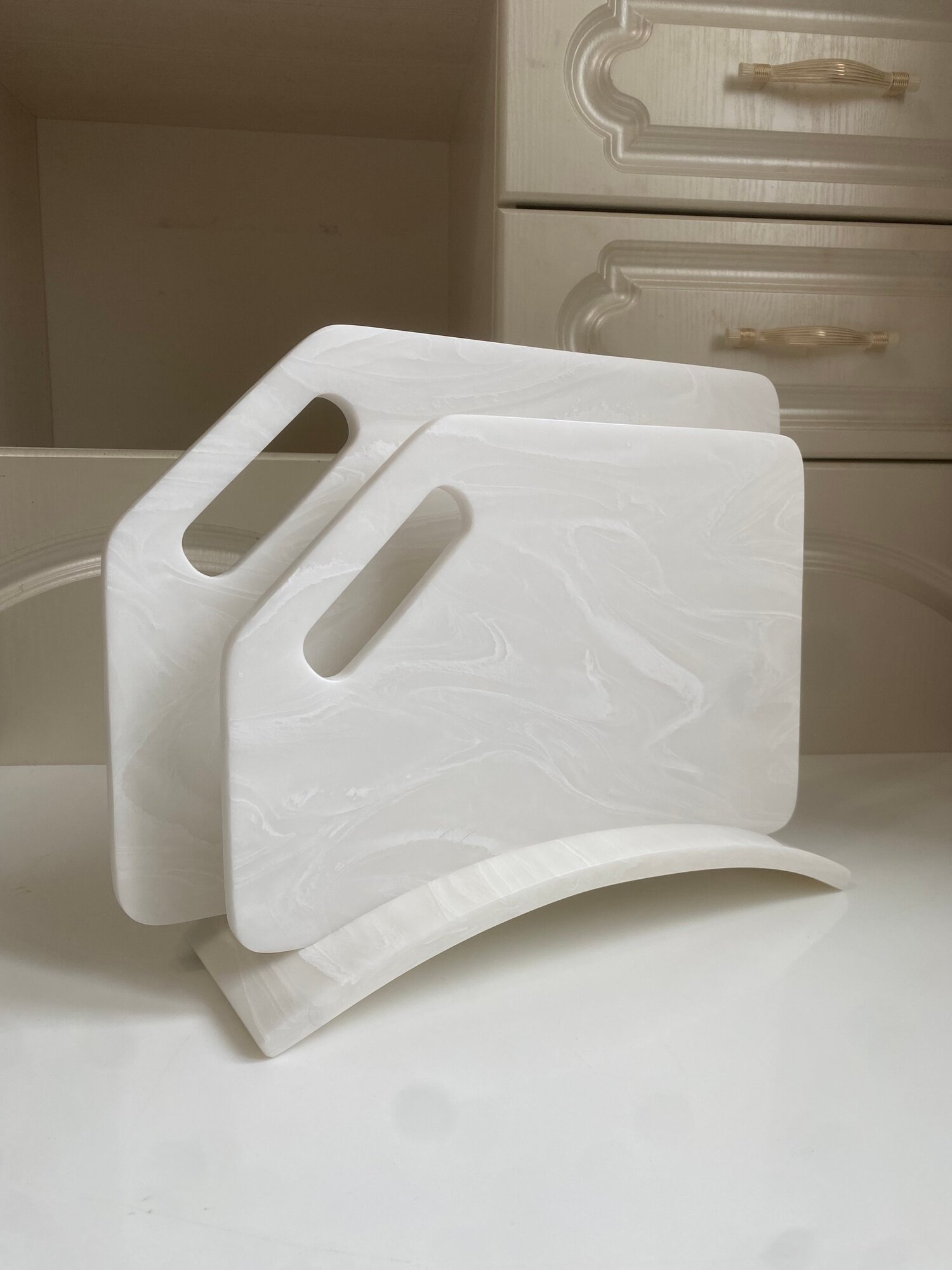 Doski.stone /Набор из двух разделочных досок и двойной подставки /размер 360x 240 мм и 300х200 мм /искусственный камень /