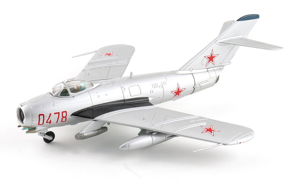 Hobby Master Модель самолета МиГ-17Ф с блоком УБ-16-57