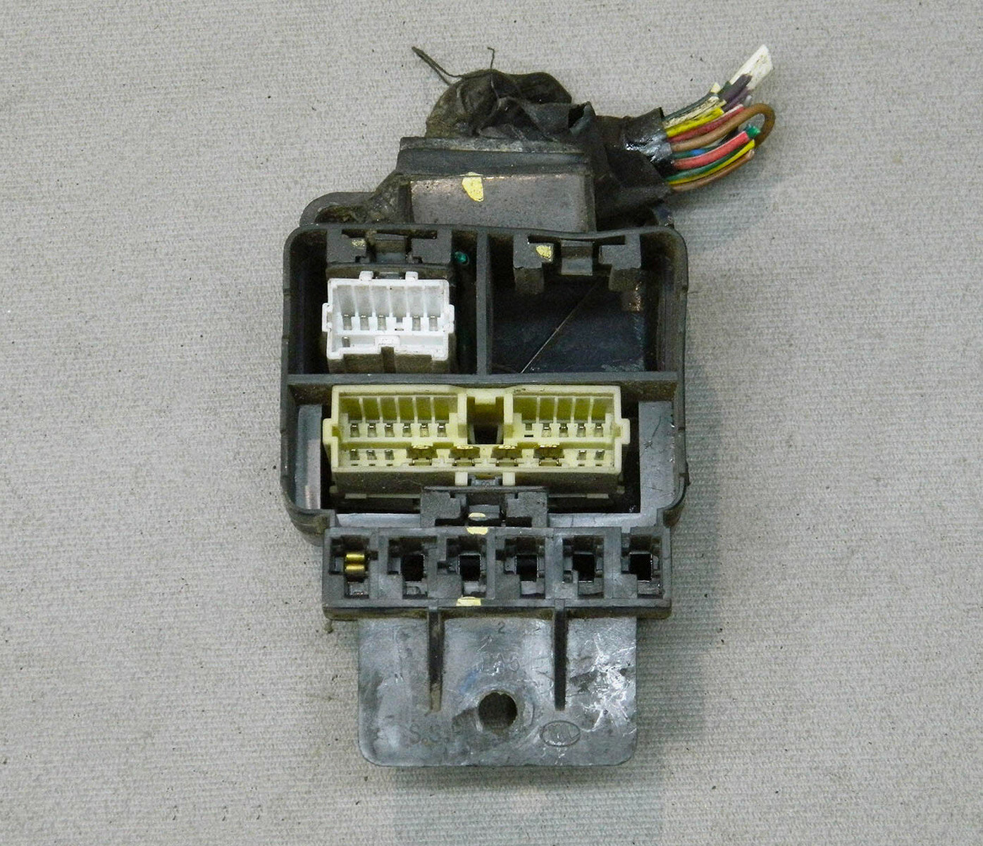 Блок разъемов Daewoo Nexia N100