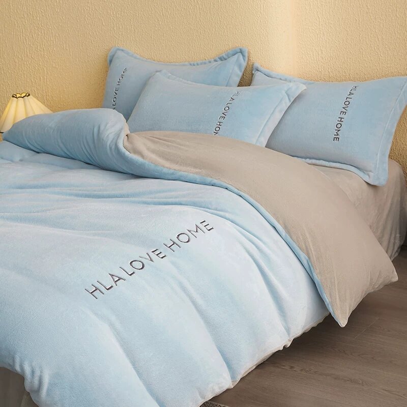 Комплект постельного белья Heilan Home из молочного вельвета (4 предмета), пододеяльник из кораллового флиса, комплект