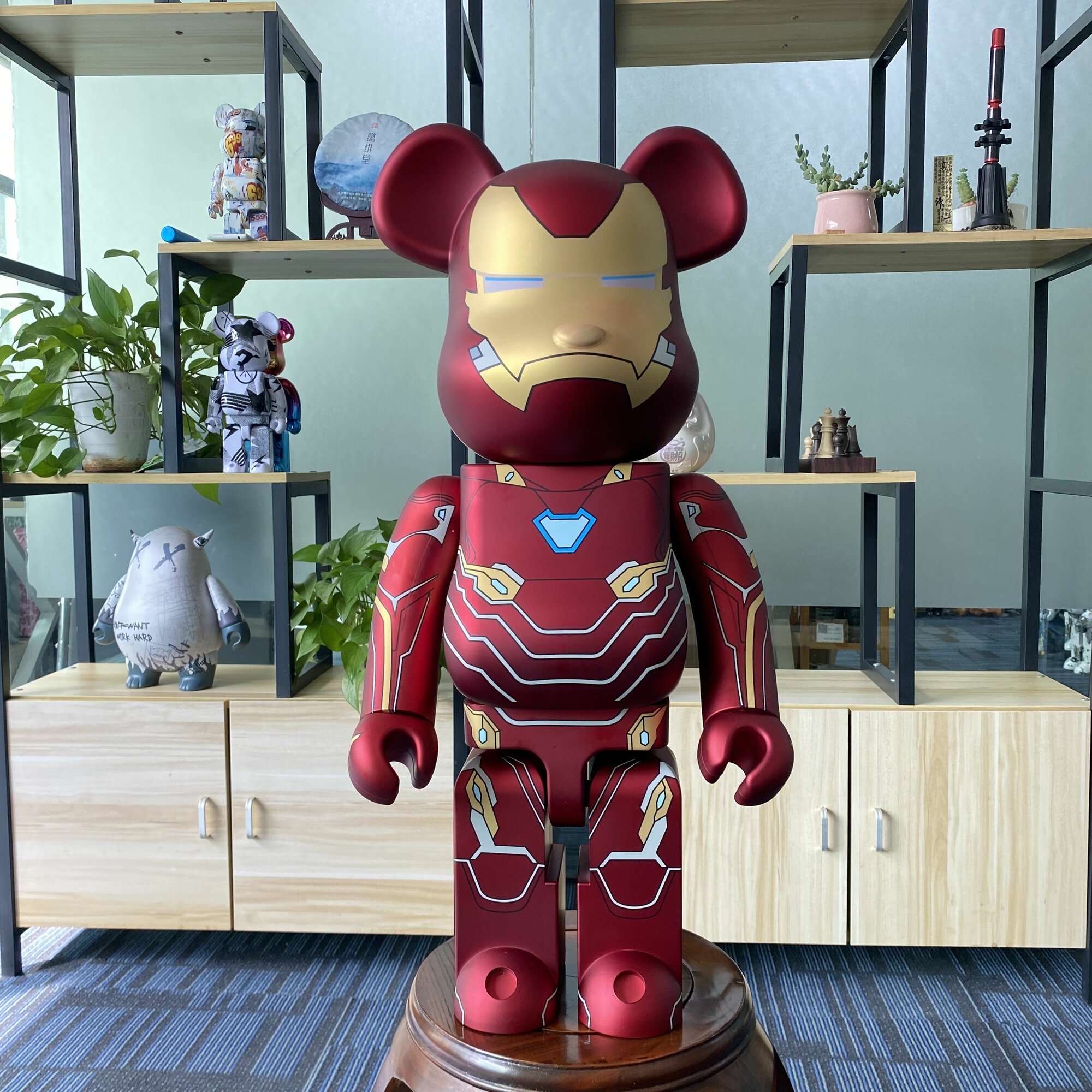 Игрушечная Статуя Медведя Bearbrick 70cm-железный человек