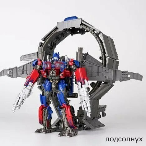 Игрушка Hasbro Трансформеры Studio Series Leader Class Buzzworthy Bumblebee SS-44BB Optimus Prime F7124