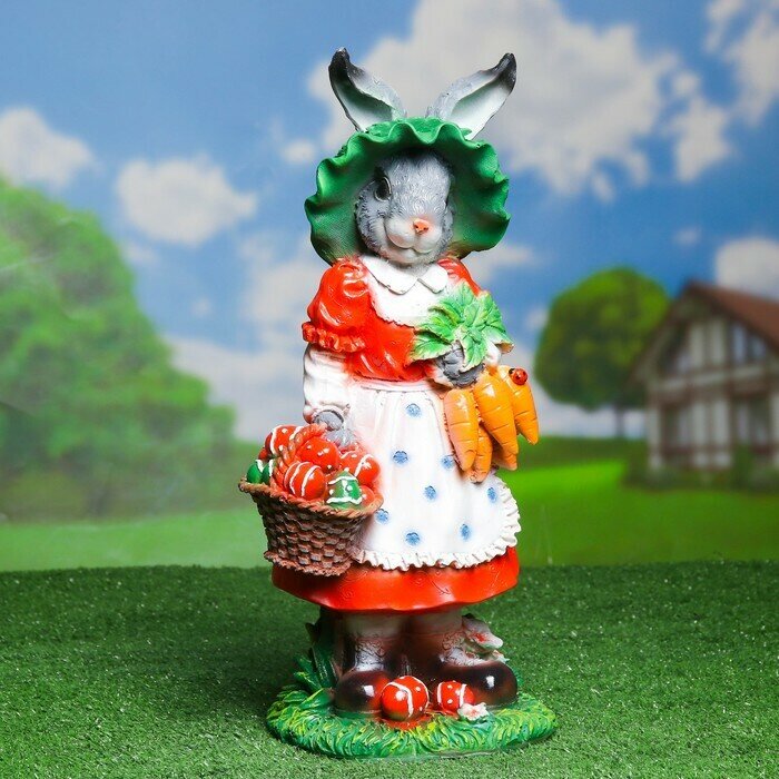 Садовая фигура "Зайчиха с корзинкой" 18,5*22*50 см