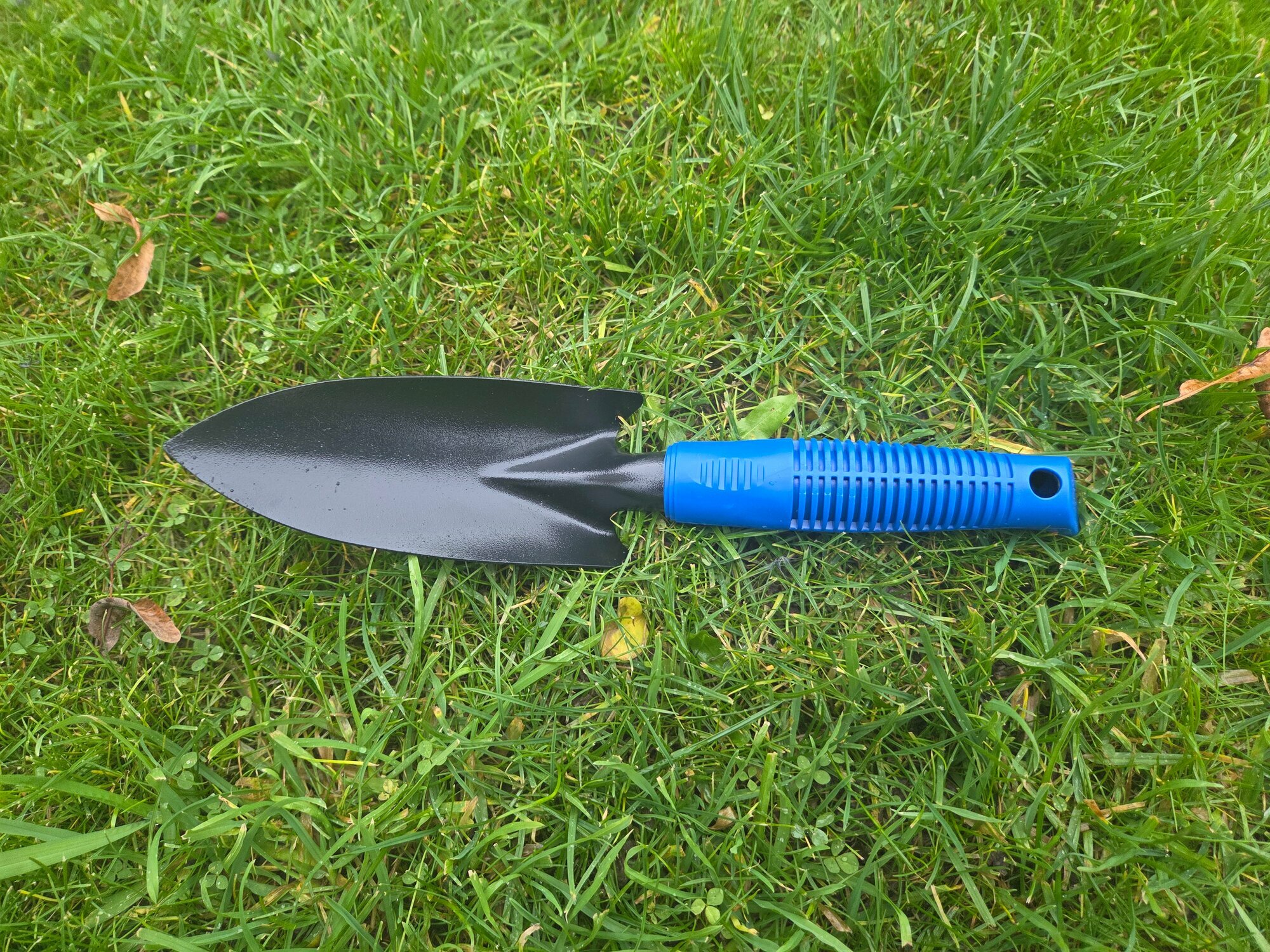 Совок посадочный литой металлический с пластиковой насадкой на ручке серия "тройка" №3 большой