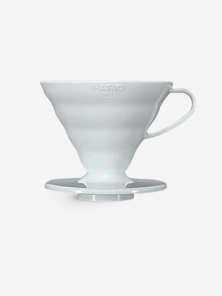 Классический V60 Руки в кофейной чашке, смоляной чашке, кофейной чашке, кофейной капле, белый