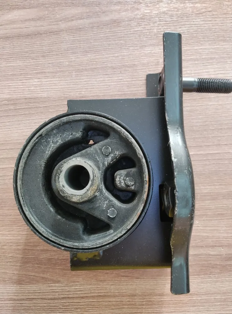 Опора двигателя задняя Chery Tiggo T11 дв. 2.0 4WD, Tiggo FL дв. 2.0 4WD