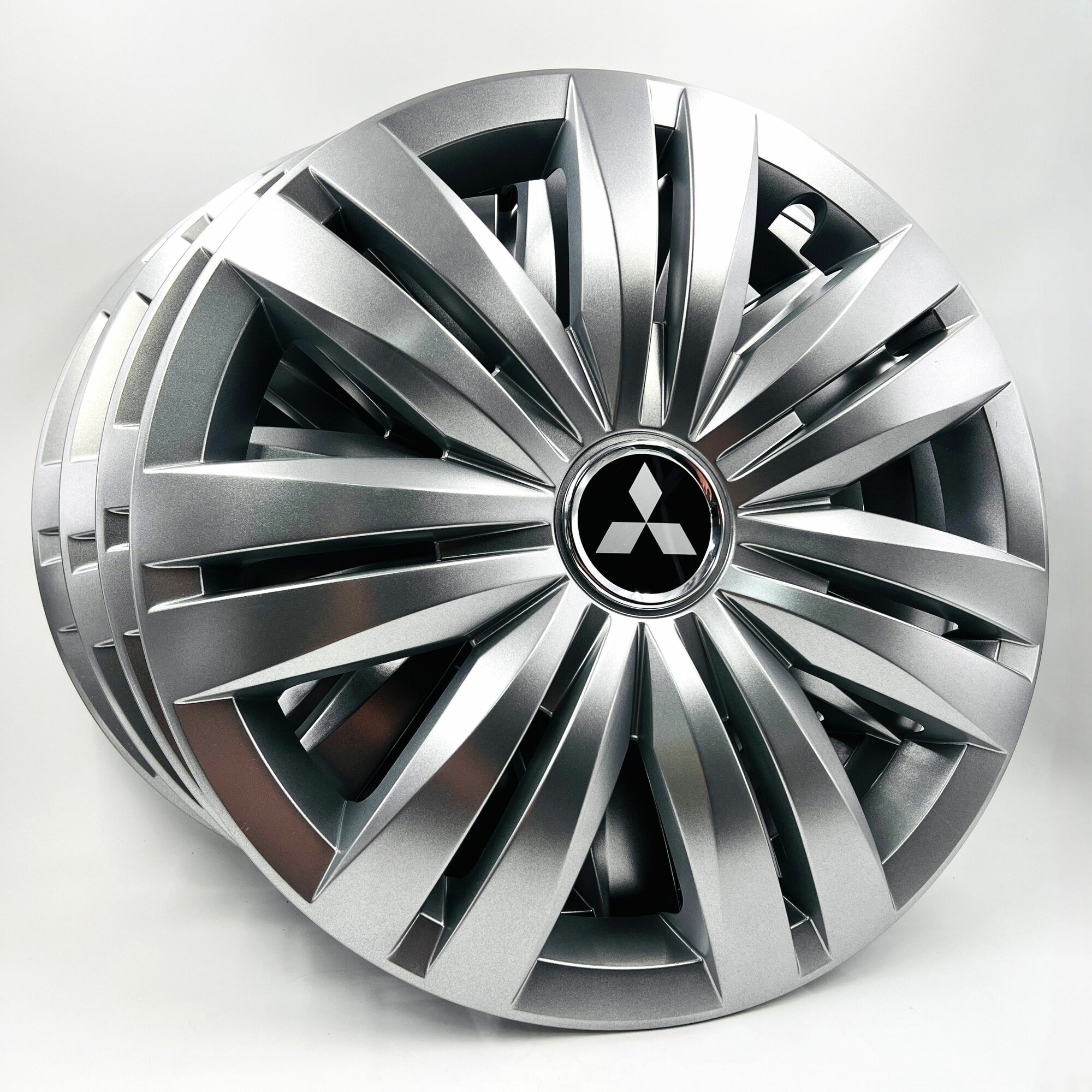 Колпаки на колеса гибкие на Mitsubishi с эмблемой R17 4 шт