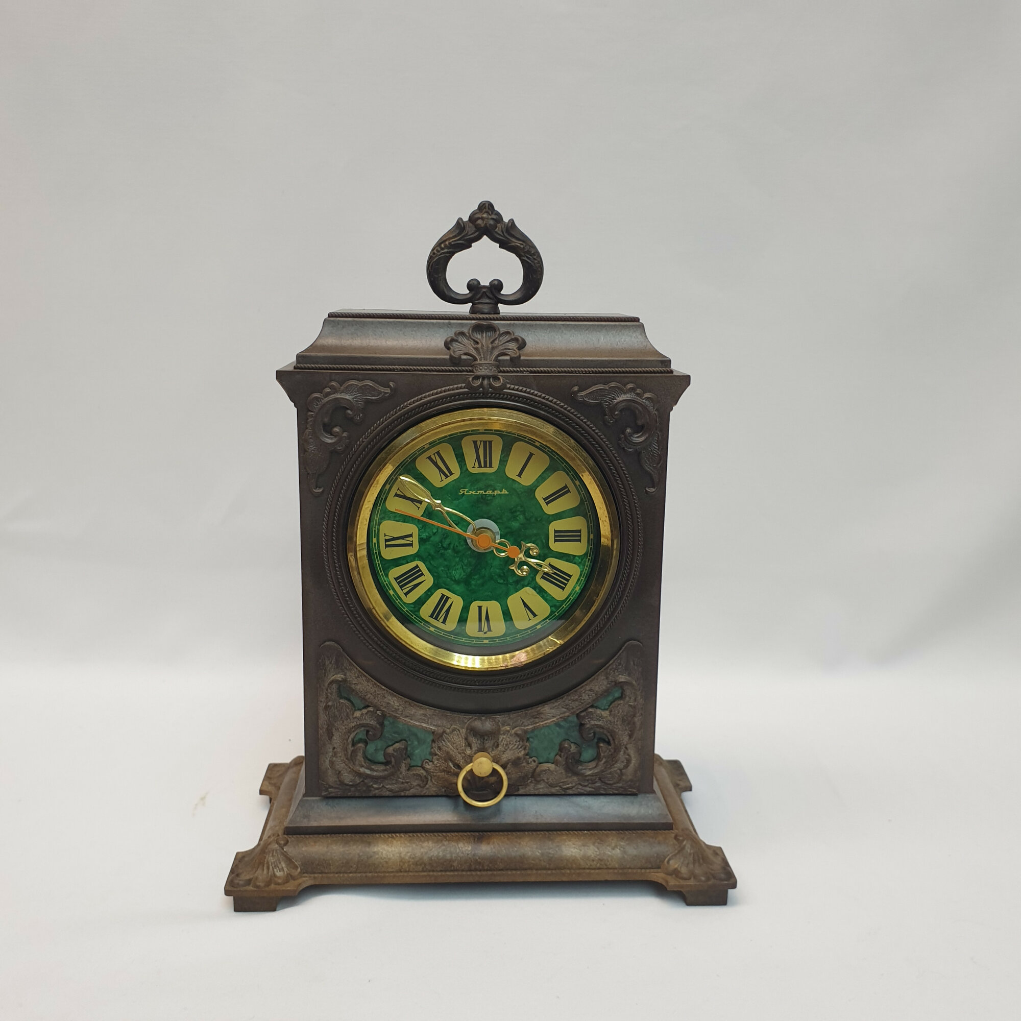 Часы шкатулка настольные Янтарь, кварцевые, рабочие, пластик. Винтаж, СССР.