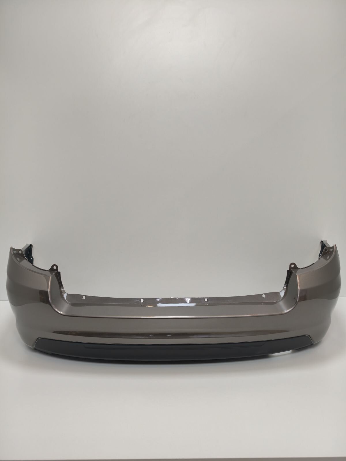 Бампер задний в цвет для Лада Гранта седан, рестайлинг 2018 - 2025 г. 790 - кориандр, коричневый