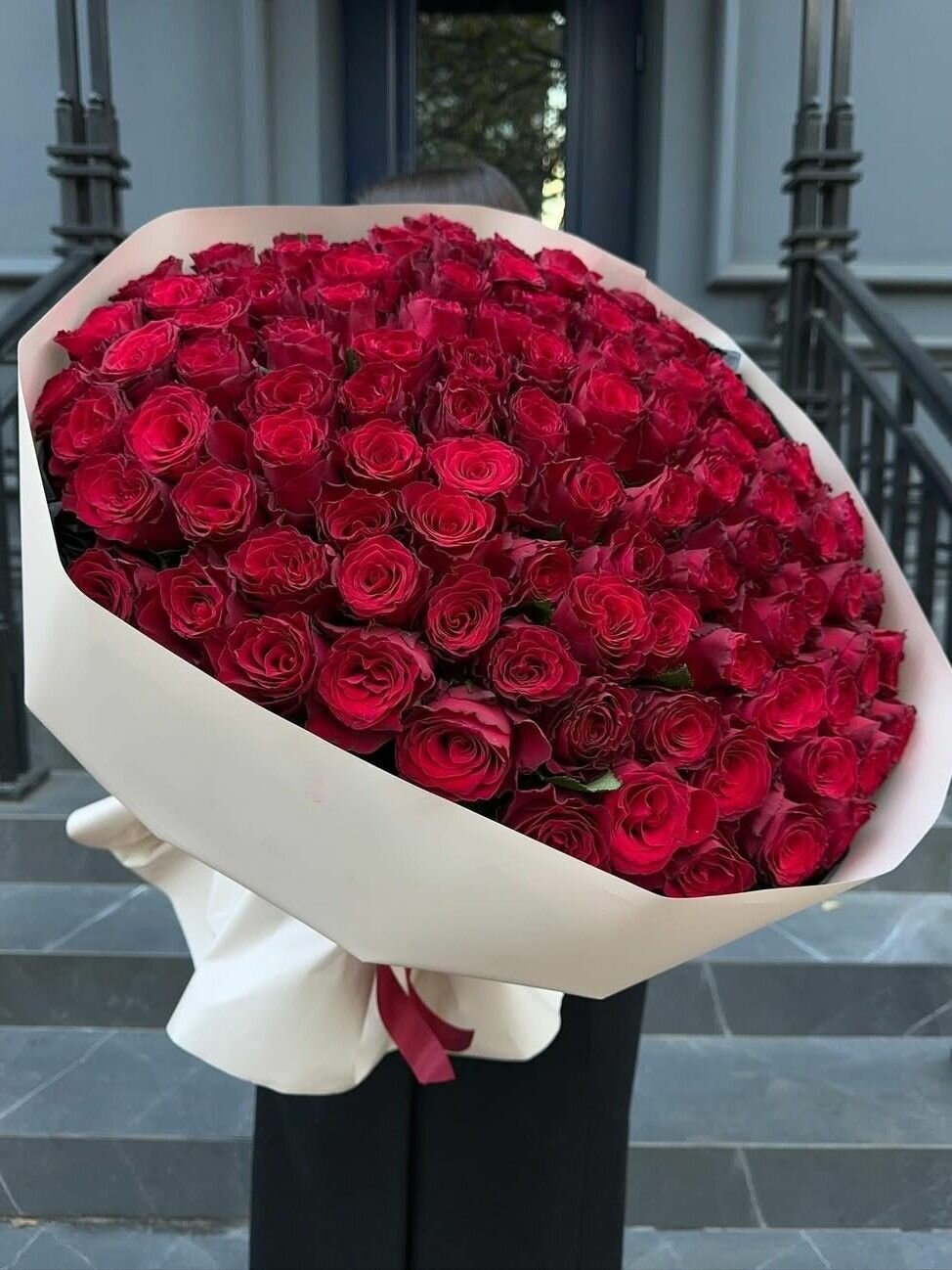 Букет из 151 красной розы