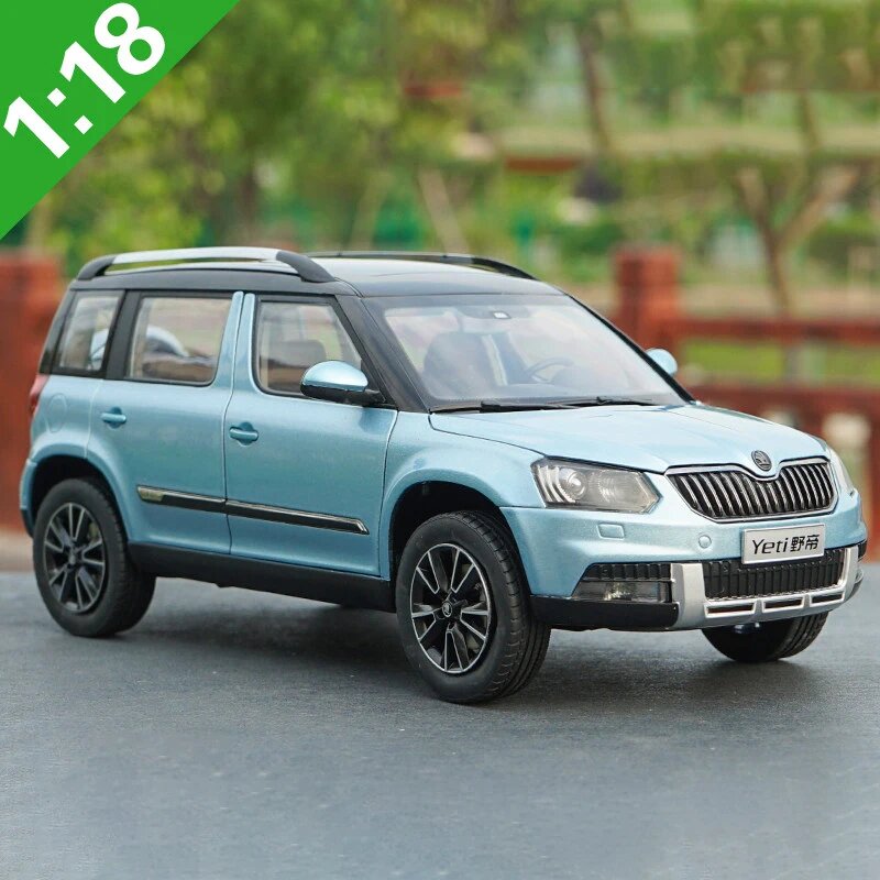 Игрушечный автомобиль Skoda YETI SUV 1/18 темно-хаки D