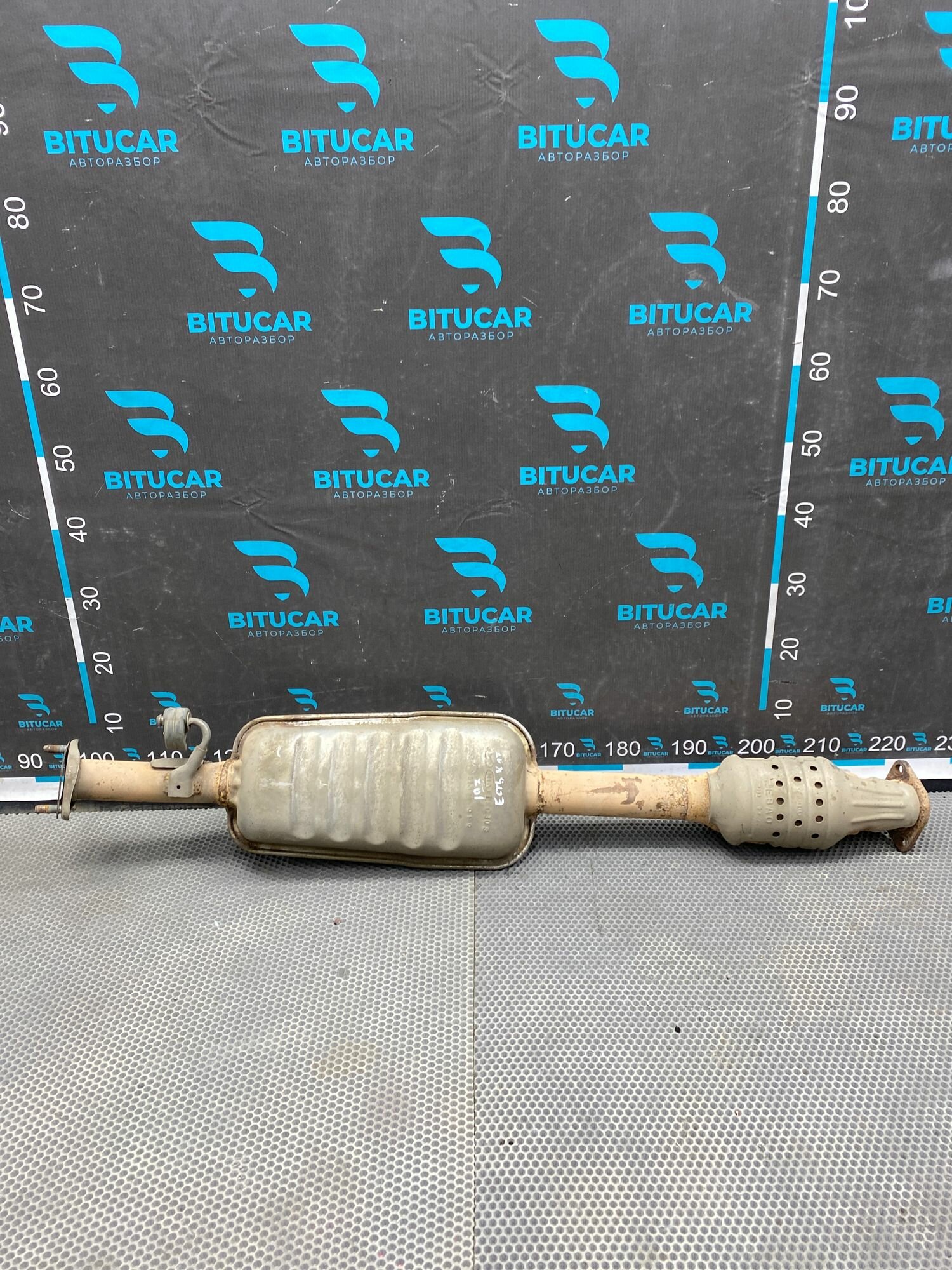 Б/У Резонатор (средняя часть глушителя) с катализатором Kia Optima 4 рест 2019г. 2.0L. G4ND АКПП