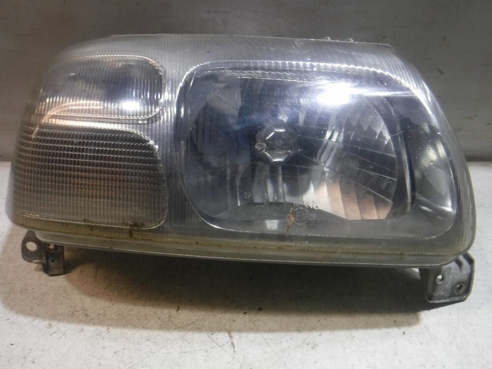 Фара правая Suzuki Grand Vitara