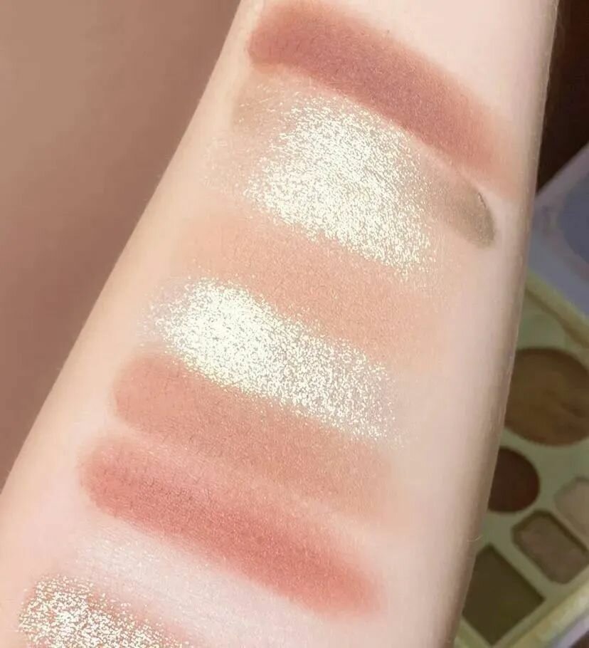 Тени для век, контуринг, хайлайтер