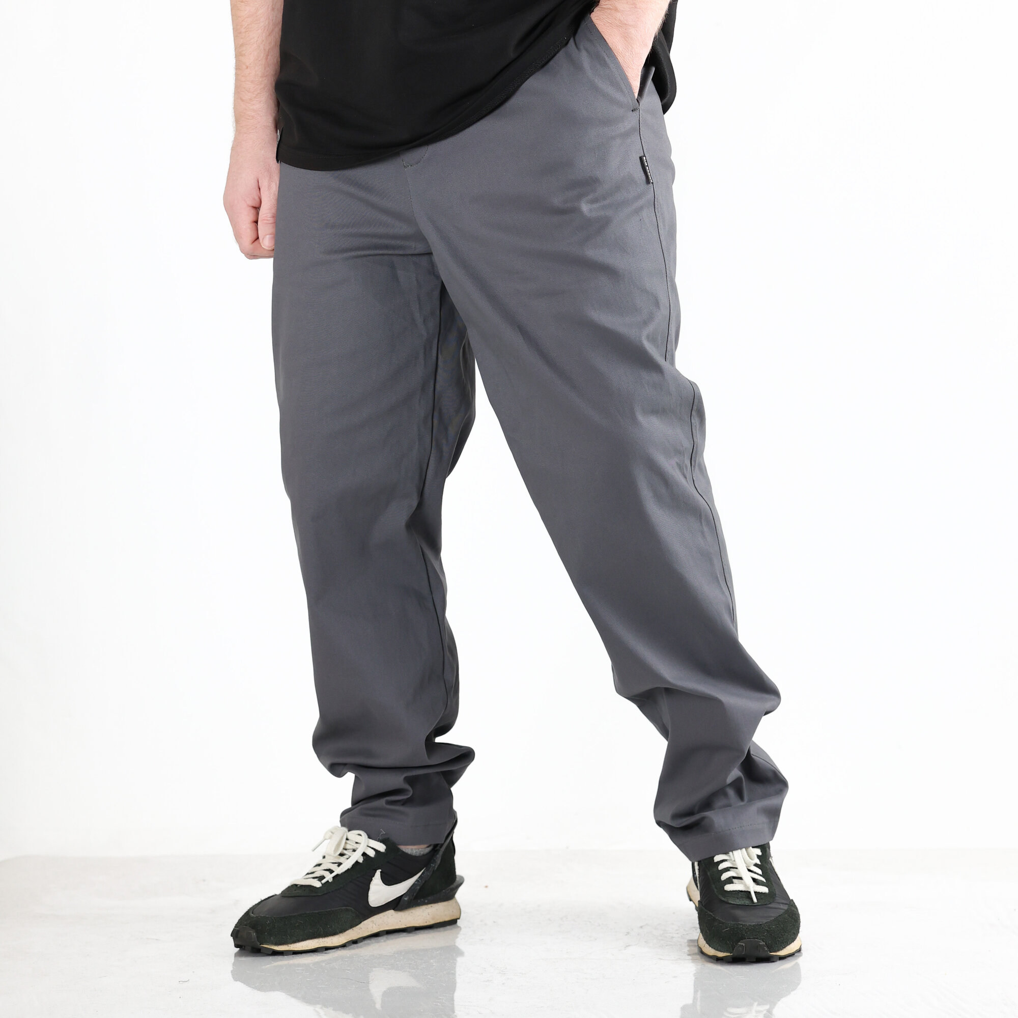 Брюки чинос